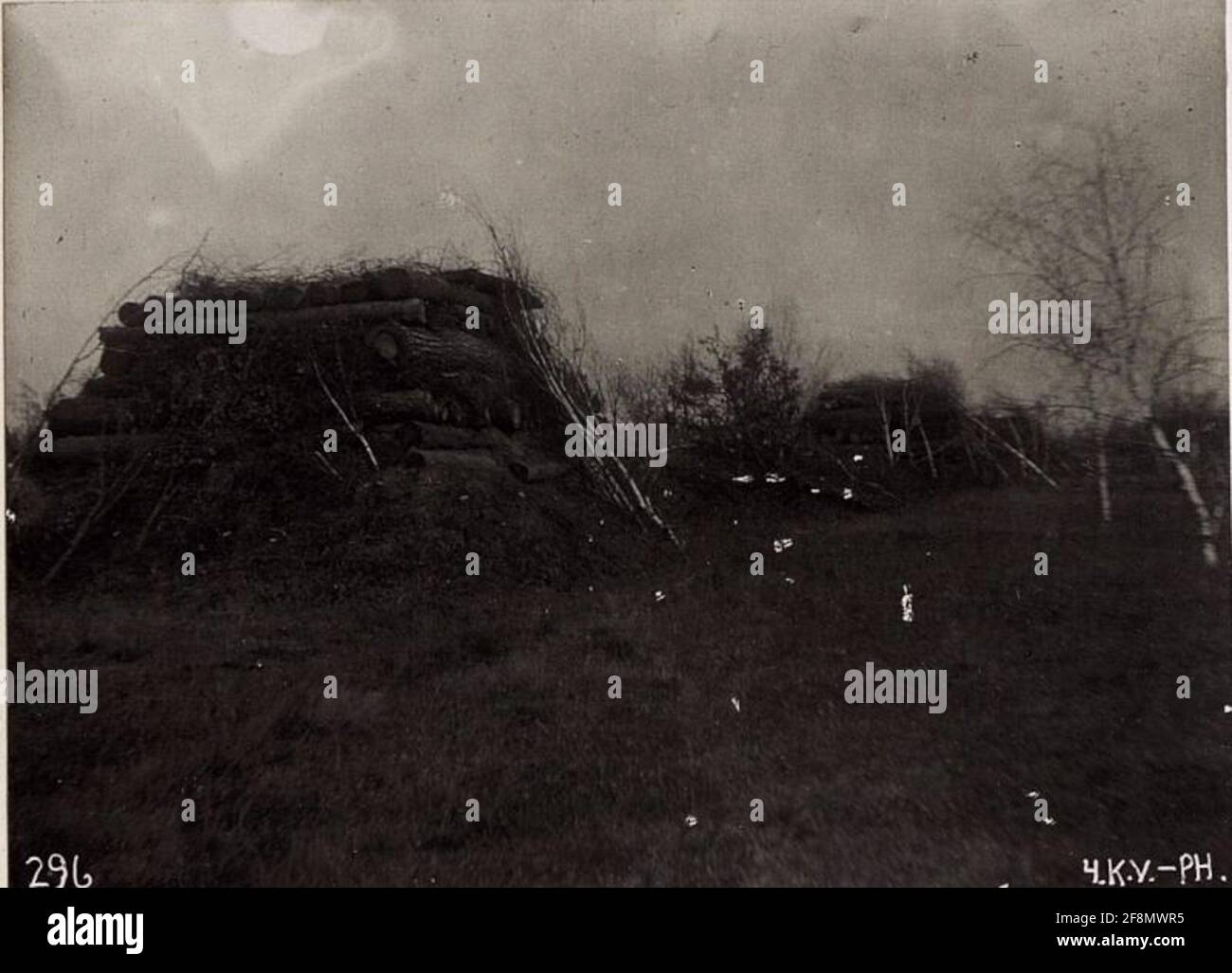 Wash-proof shelter in heavy field hoods Regiment 47 Stock Photo - Alamy