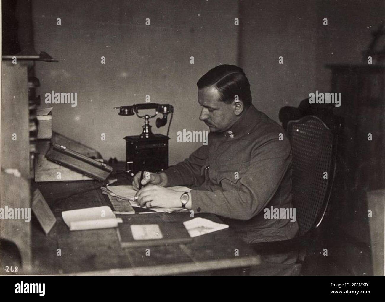 Wartime stage performance hi-res stock photography and images - Alamy