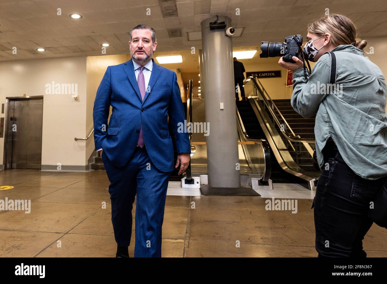 Senate subway hi-res stock photography and images - Alamy