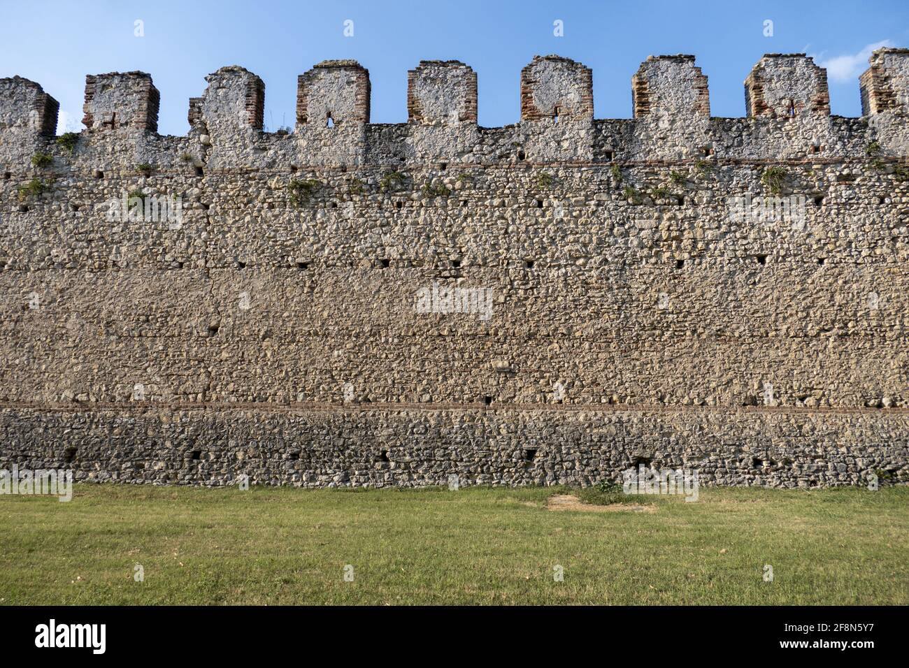 Ancient castle soave medieval hi-res stock photography and images - Alamy