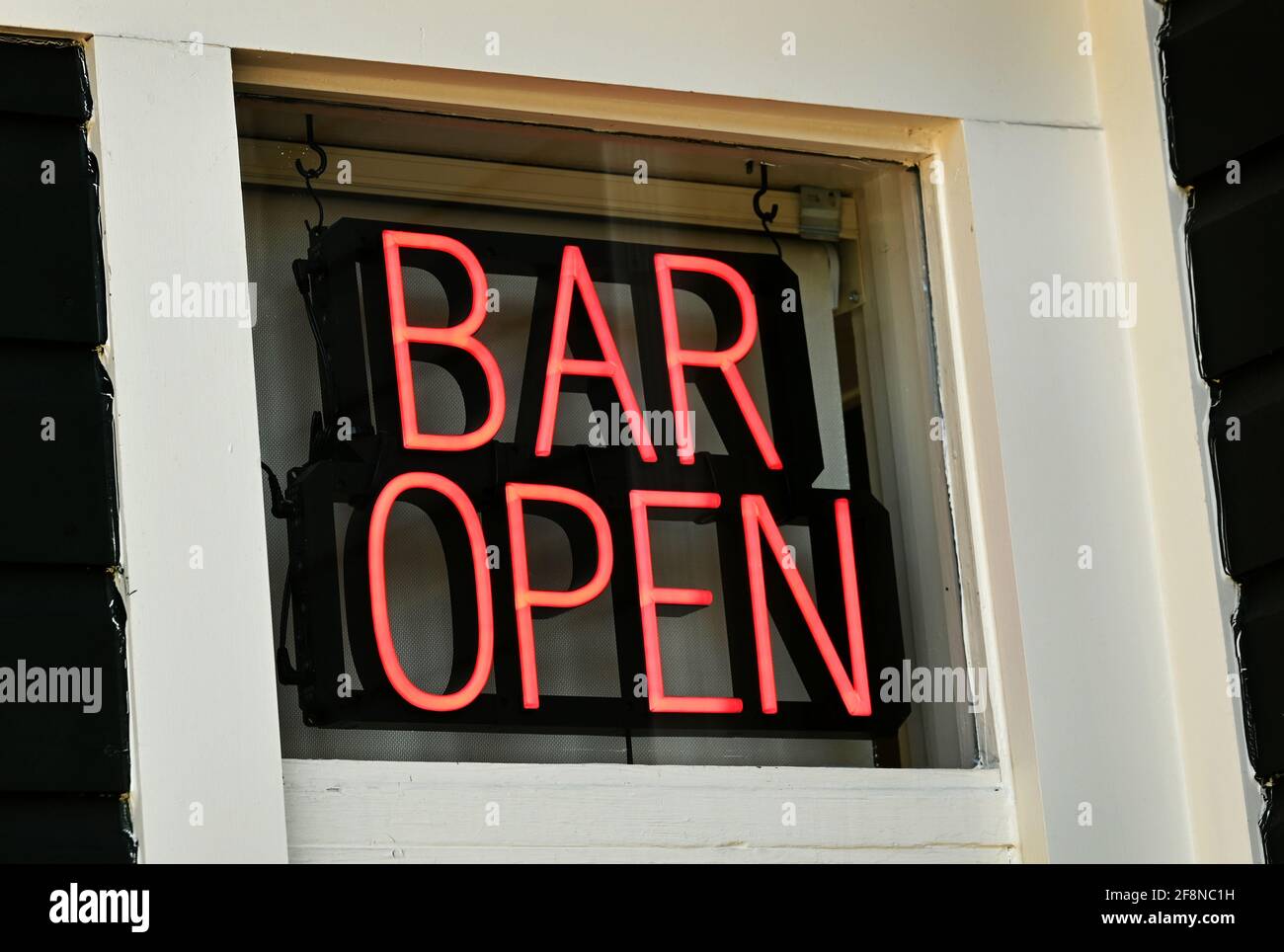 Cocktail bar neon hi-res stock photography and images - Alamy