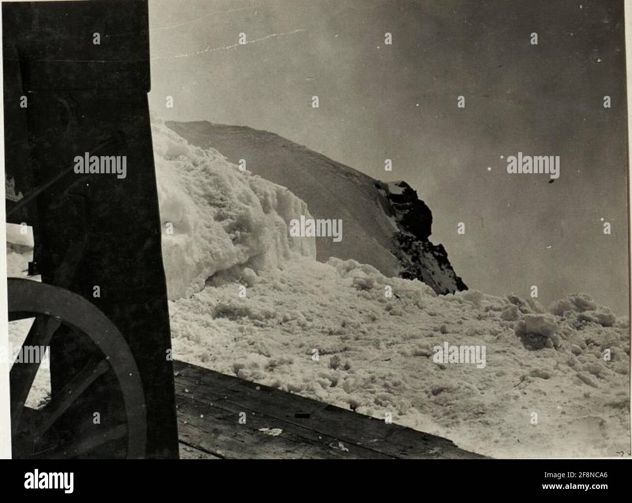 Mountain gun hi-res stock photography and images - Alamy