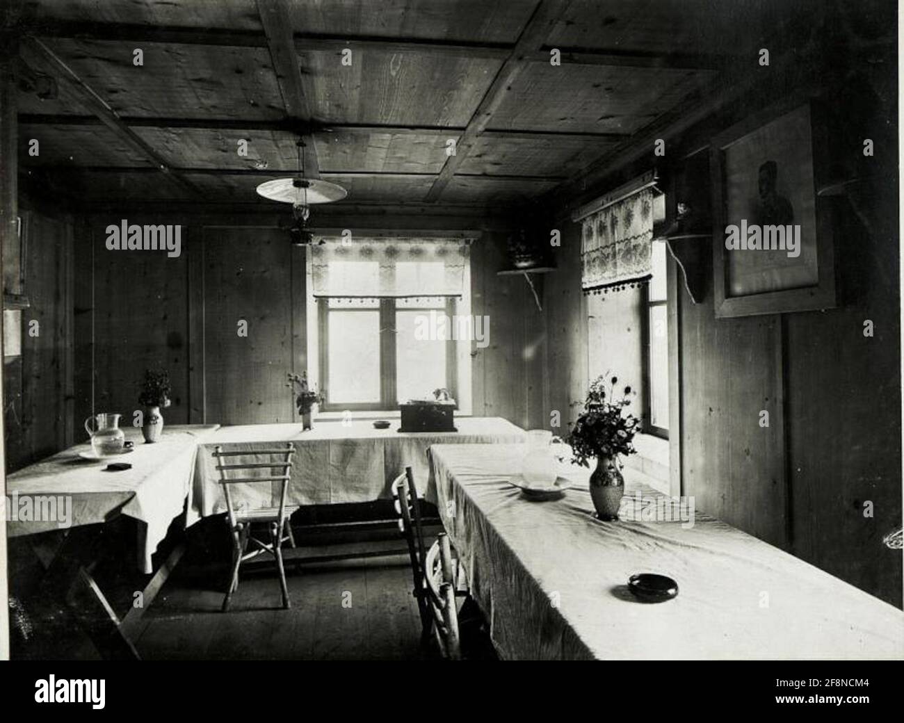 Military dining facilities hi-res stock photography and images - Alamy