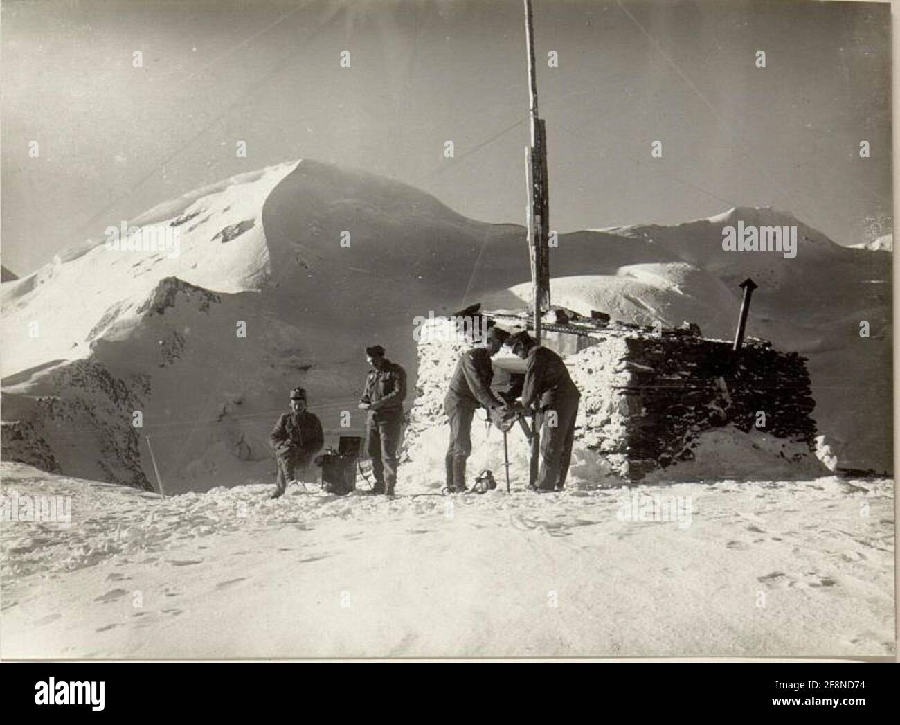 Radio station on the ice sea tip, taken by the. Iseize tip out Stock ...