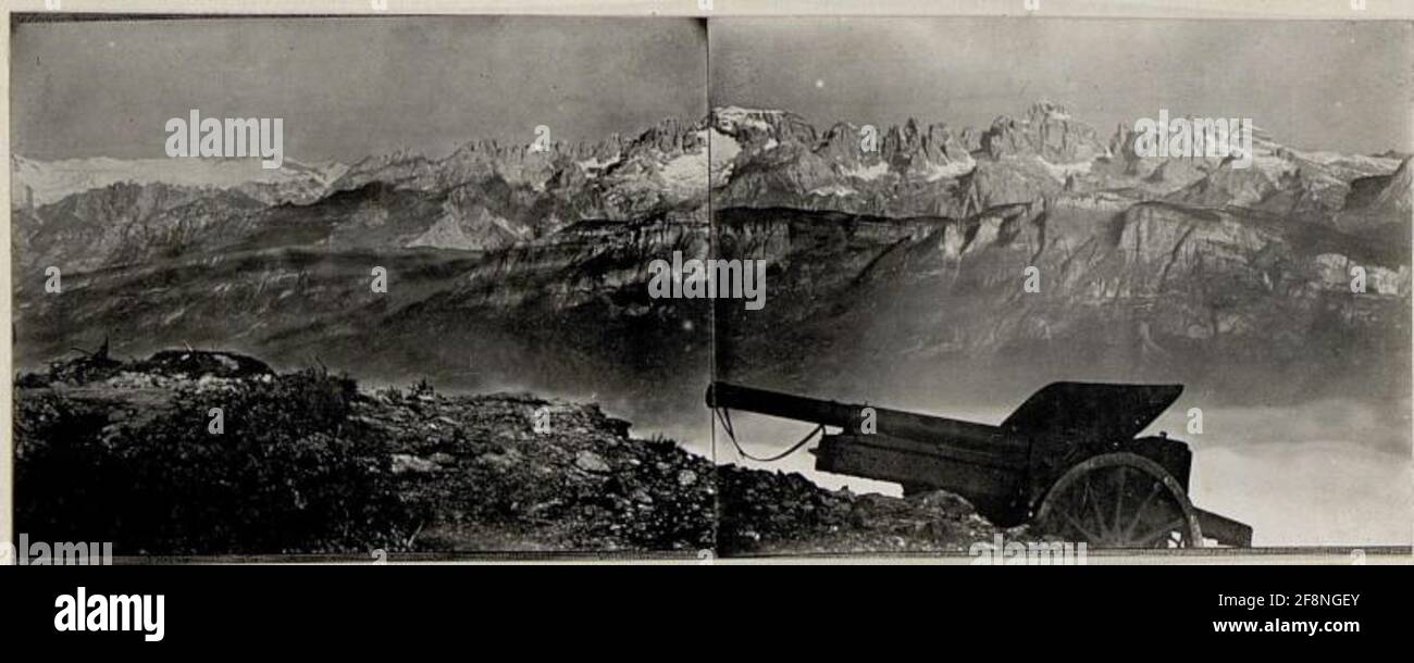 Heavy cannon hi-res stock photography and images - Alamy