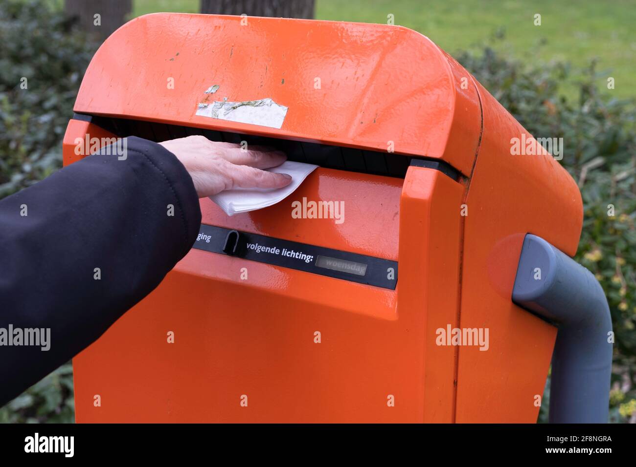 Envelope in letterbox hi-res stock photography and images - Alamy