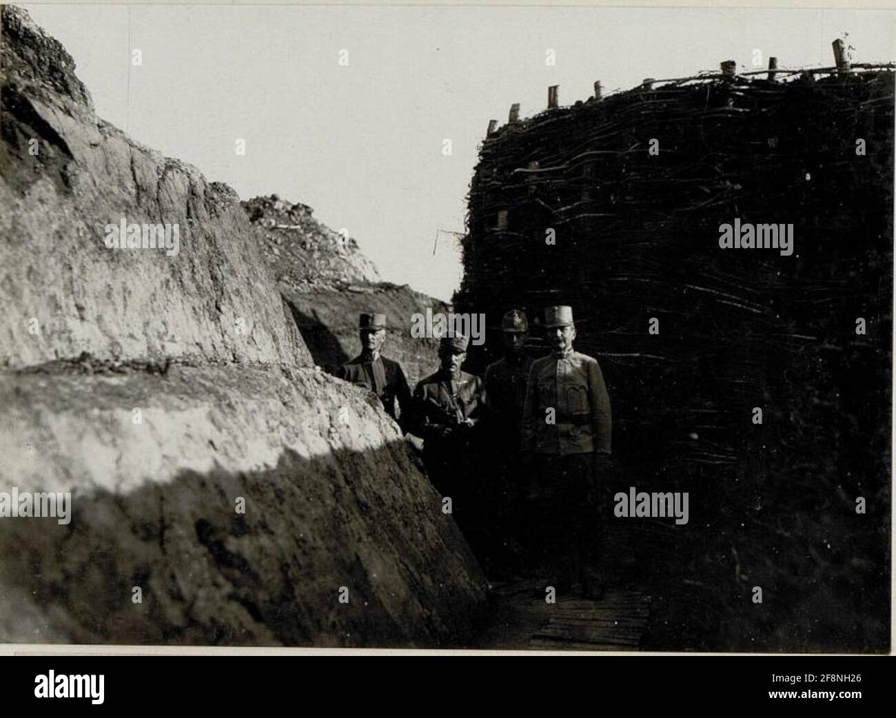 General Ernst climbing noble of Gromnik and his head defef Colonel of ...