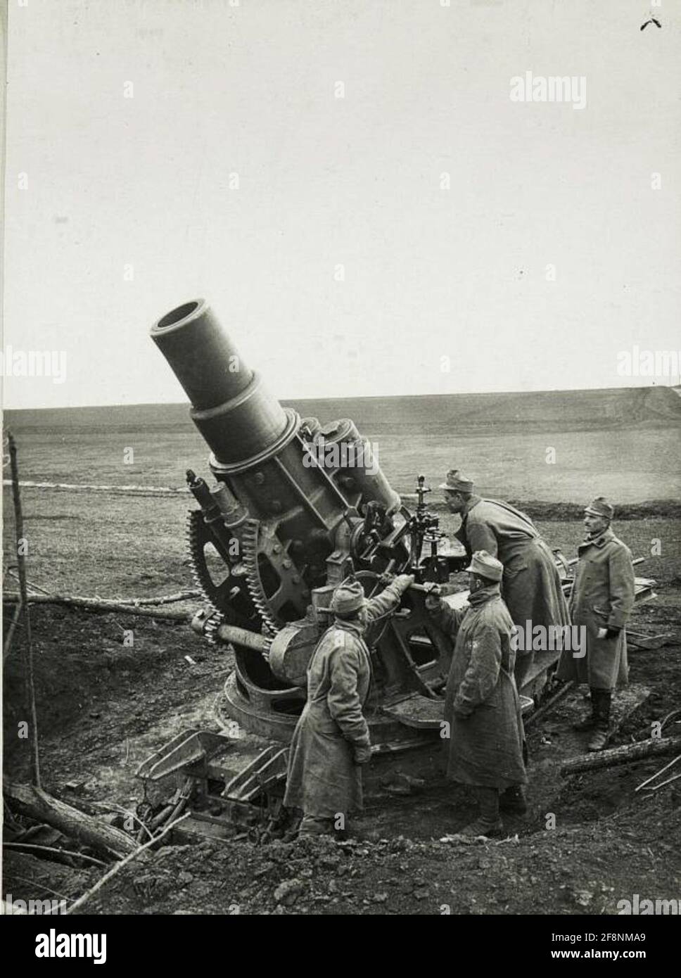 30 cm mortar hi-res stock photography and images - Alamy