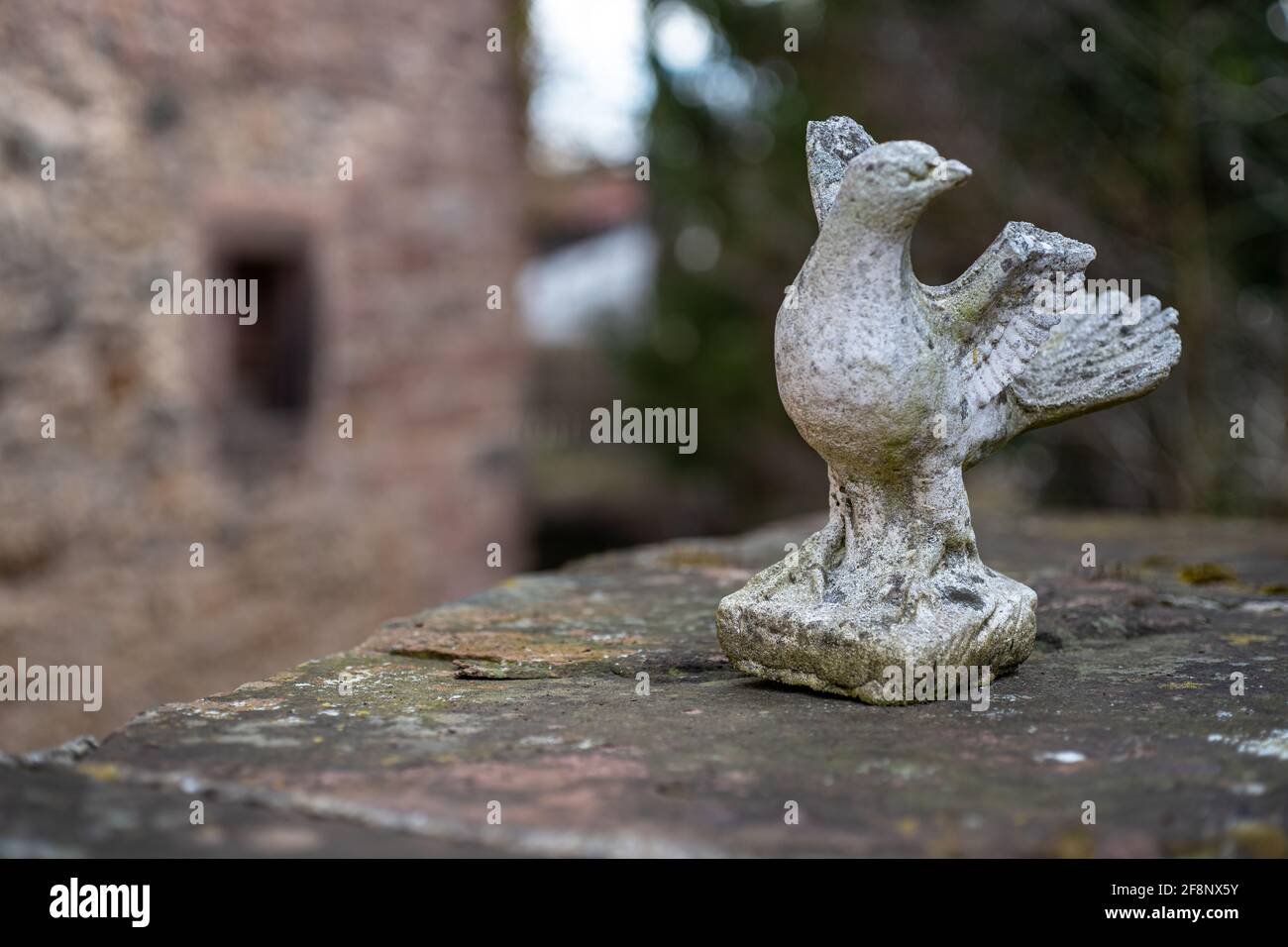 Stone sculpture of a bird Stock Photo - Alamy
