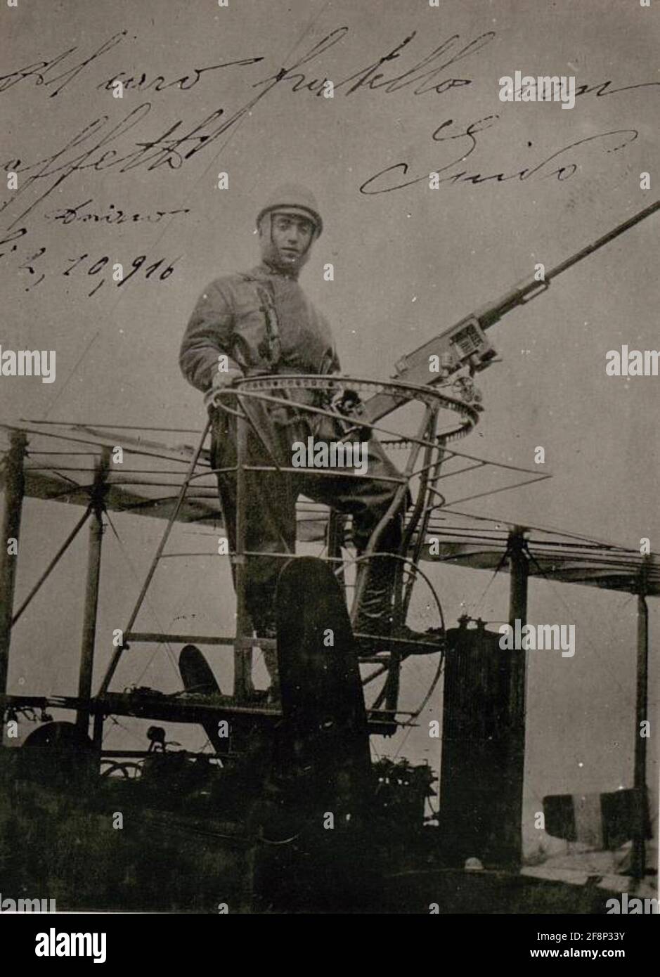 Reproduction: machine gun tower installed on an Italian caproni plane ...
