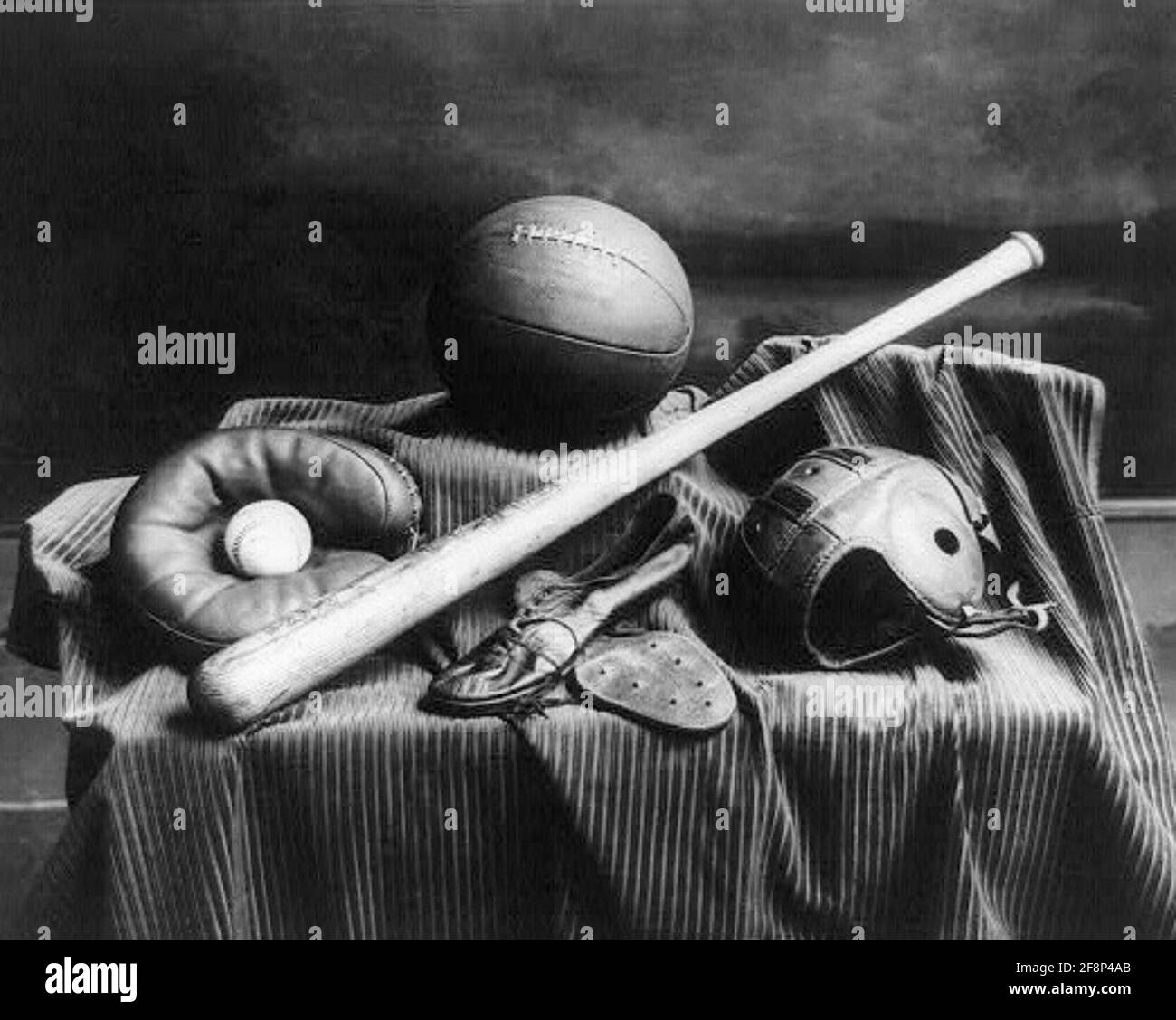 Vintage football helmet hi-res stock photography and images - Alamy