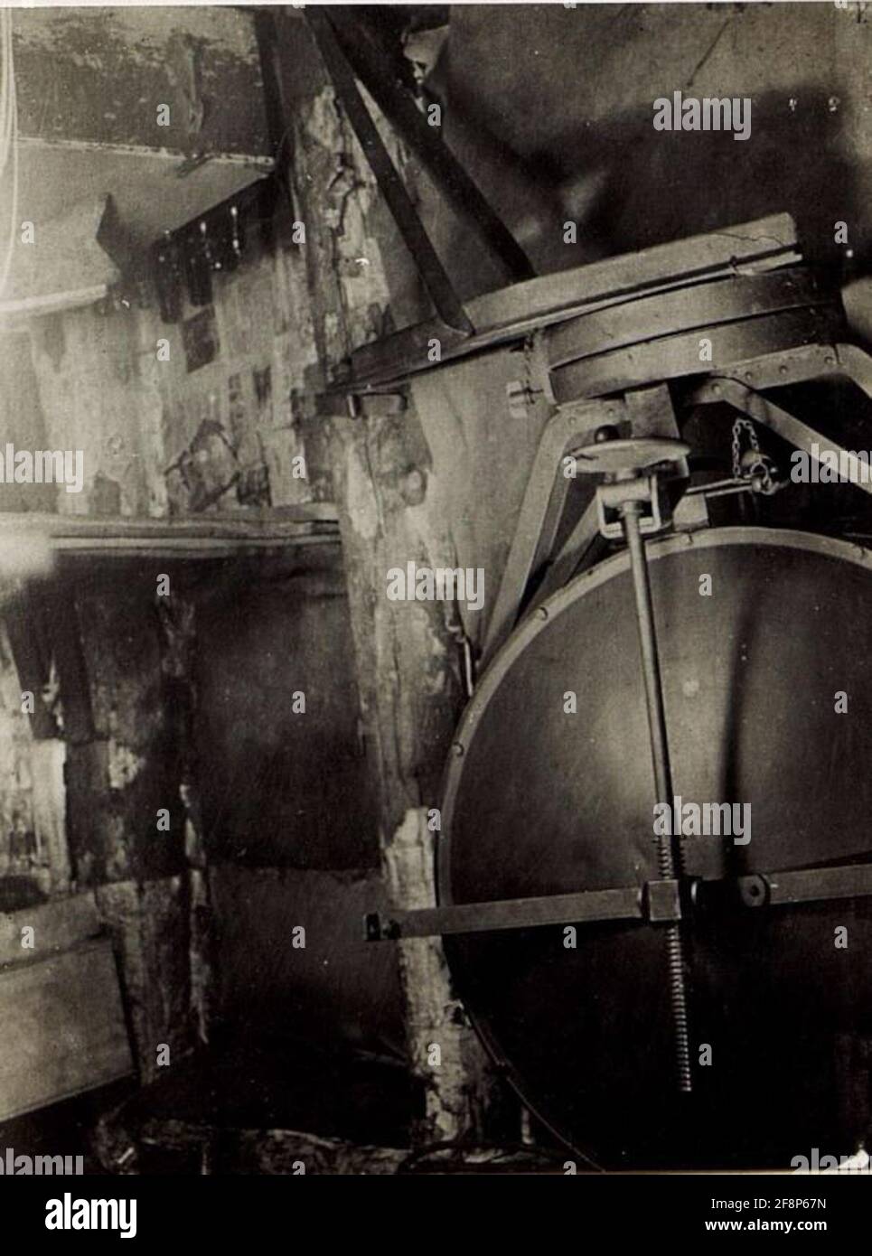 70cm A.S. Headlight stand on the three languages tip Stock Photo - Alamy