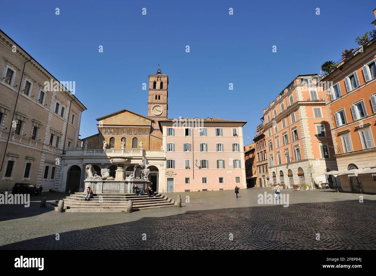 Piazza di Santa Maria in Trastevere, Rome, Italy Stock Photo - Alamy