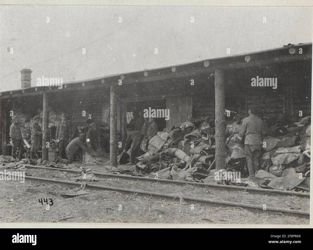 Early war scenes hi-res stock photography and images - Alamy