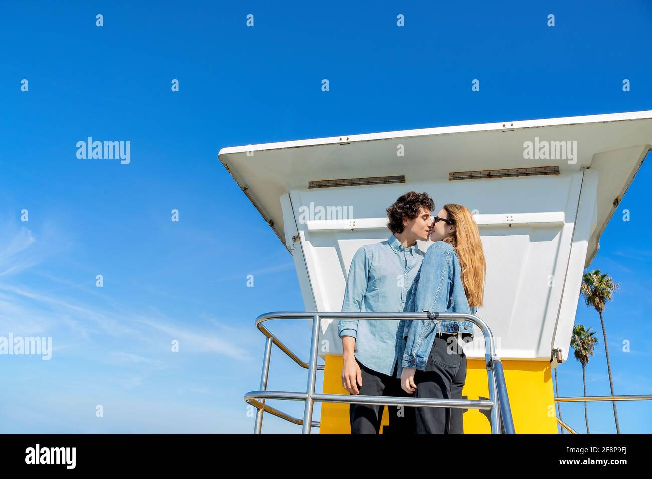 Passionate couple embrace hi-res stock photography and images - Alamy