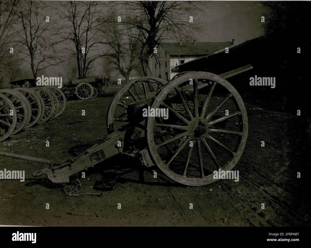 Feldkanone hi-res stock photography and images - Alamy