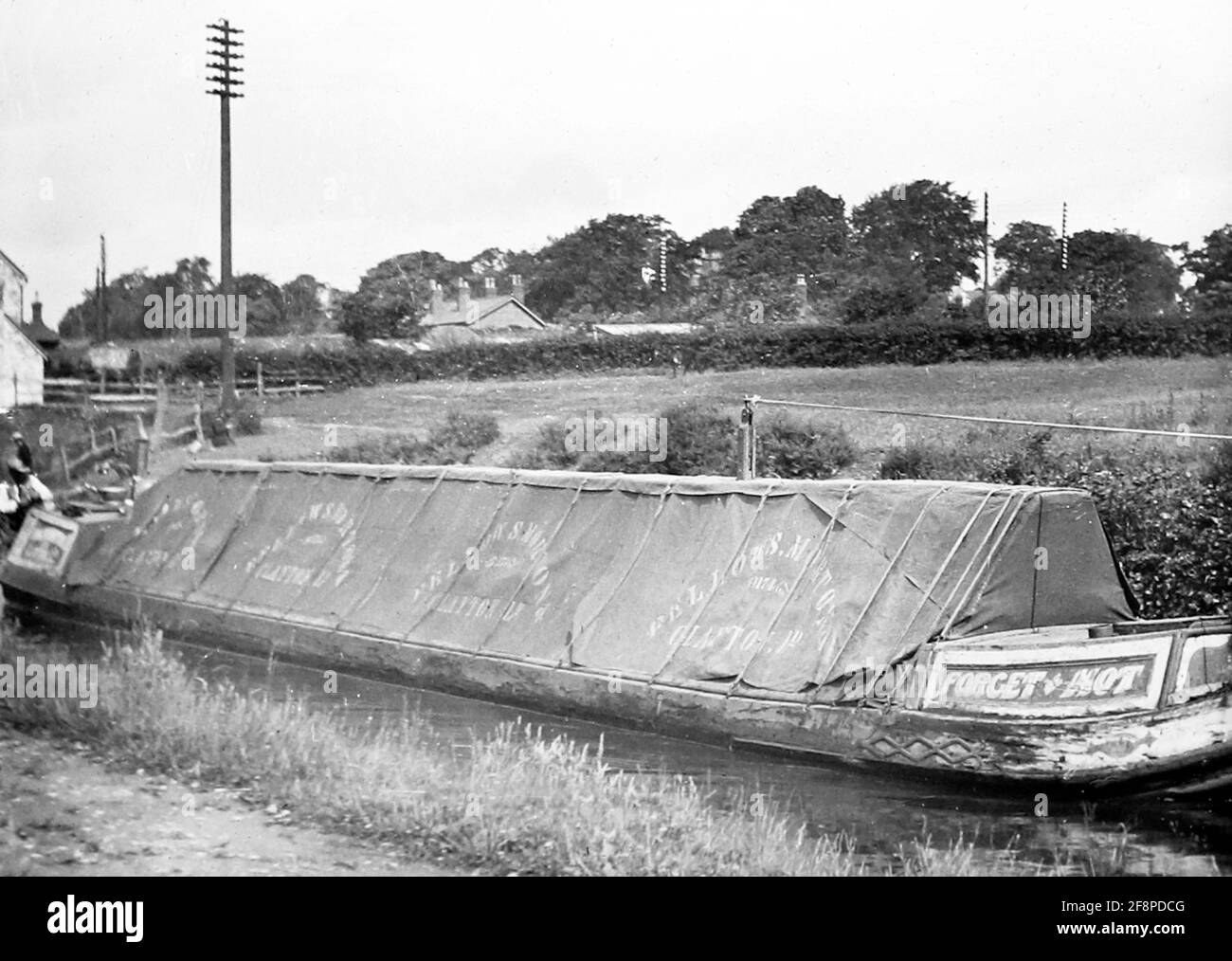 Working narrow boat at Colwich, early 1900s Stock Photo - Alamy