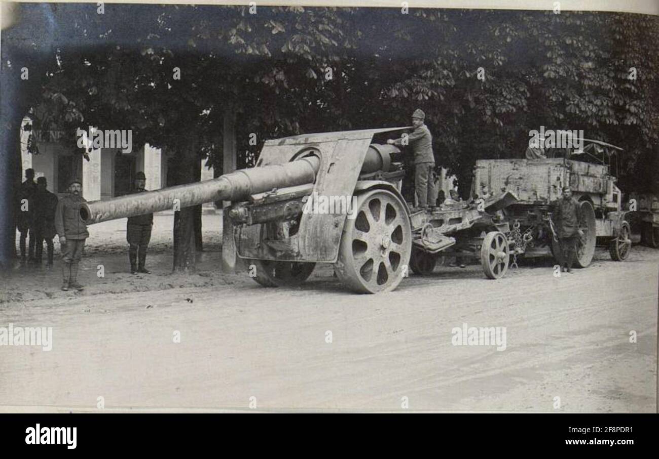 Vittorio, 15cm wide engine howitzer Stock Photo - Alamy