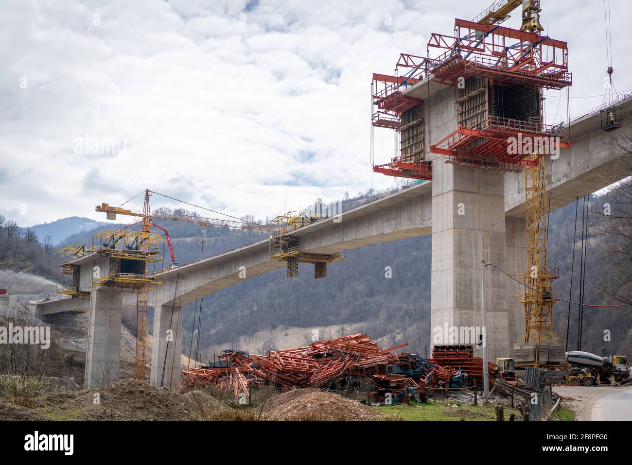 Highway bridge connection under construction hard work Stock Photo - Alamy