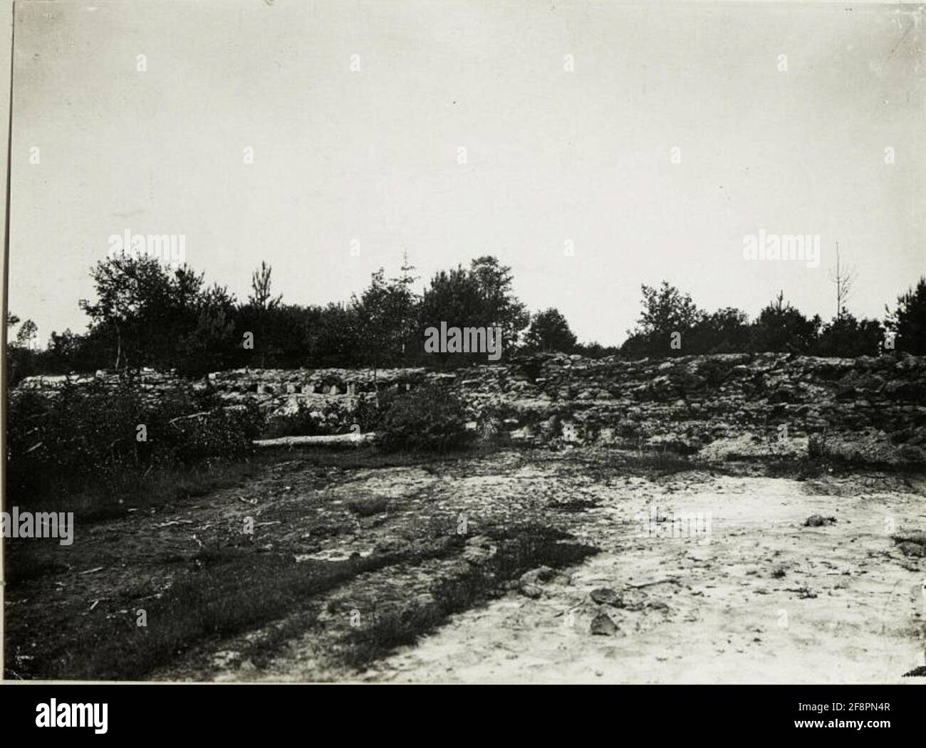 Front view of a casting trench with machine gun Stock Photo - Alamy