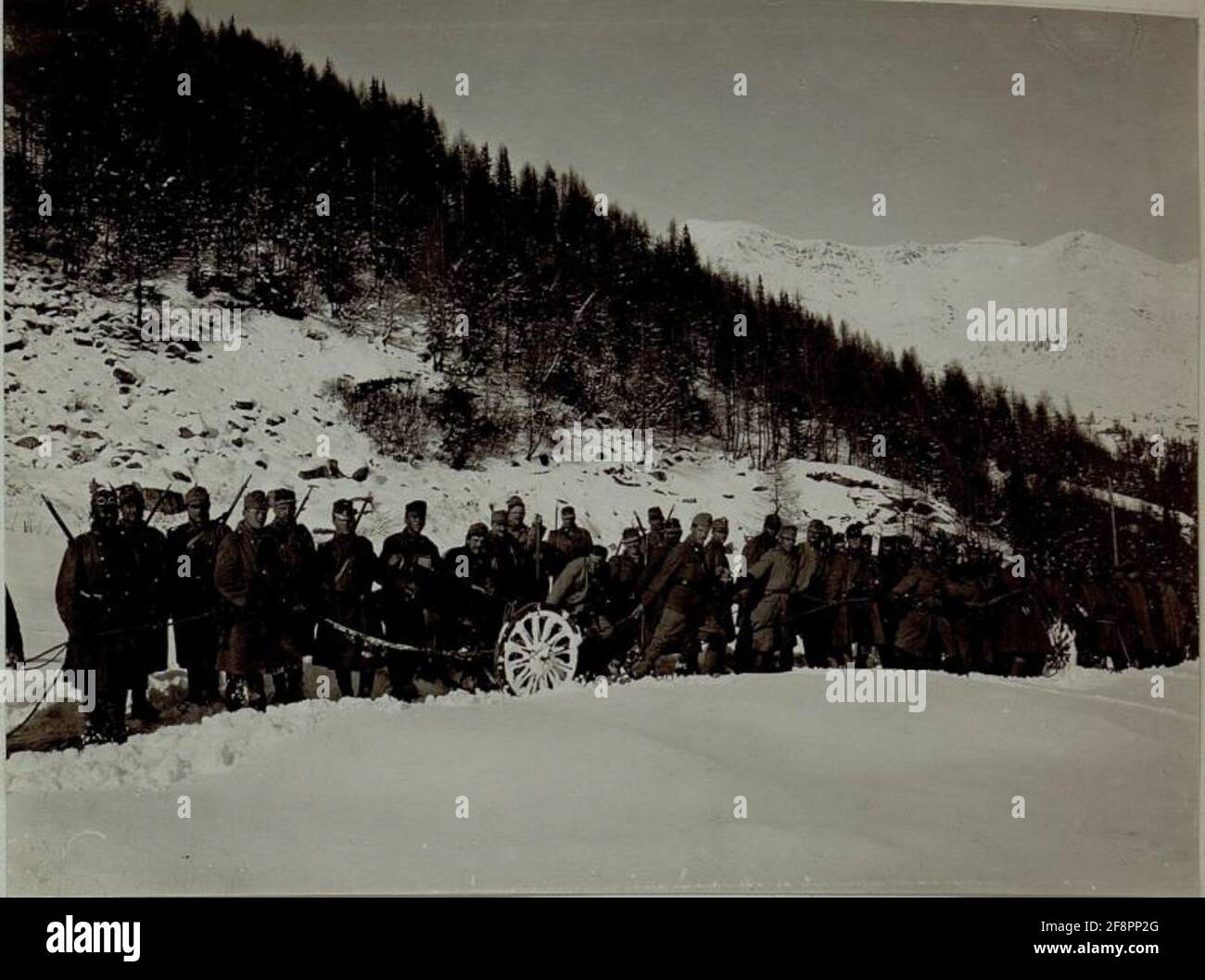 Cm gun hi-res stock photography and images - Alamy