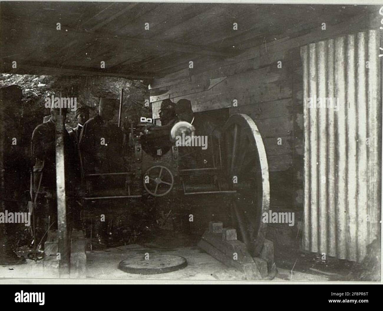 9cm field cannon M75, Archduke Leopold Salvator left of gun, next to ...