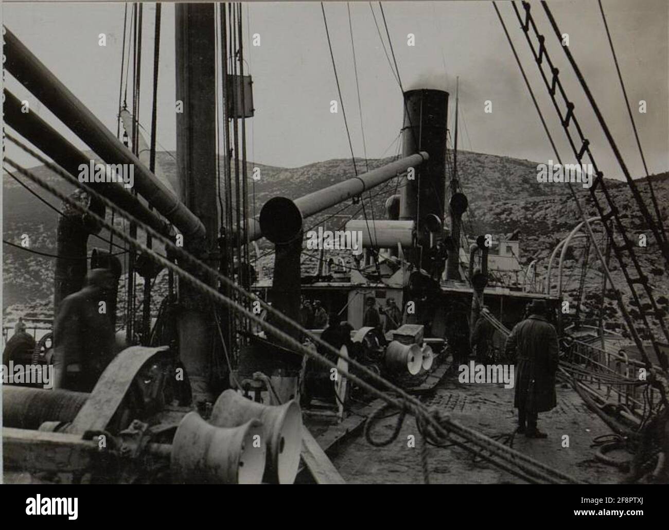 Wartime embarkation hi-res stock photography and images - Alamy