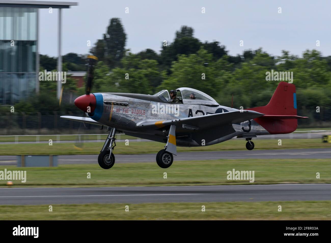 Farnborough air show red devils hi-res stock photography and images - Alamy