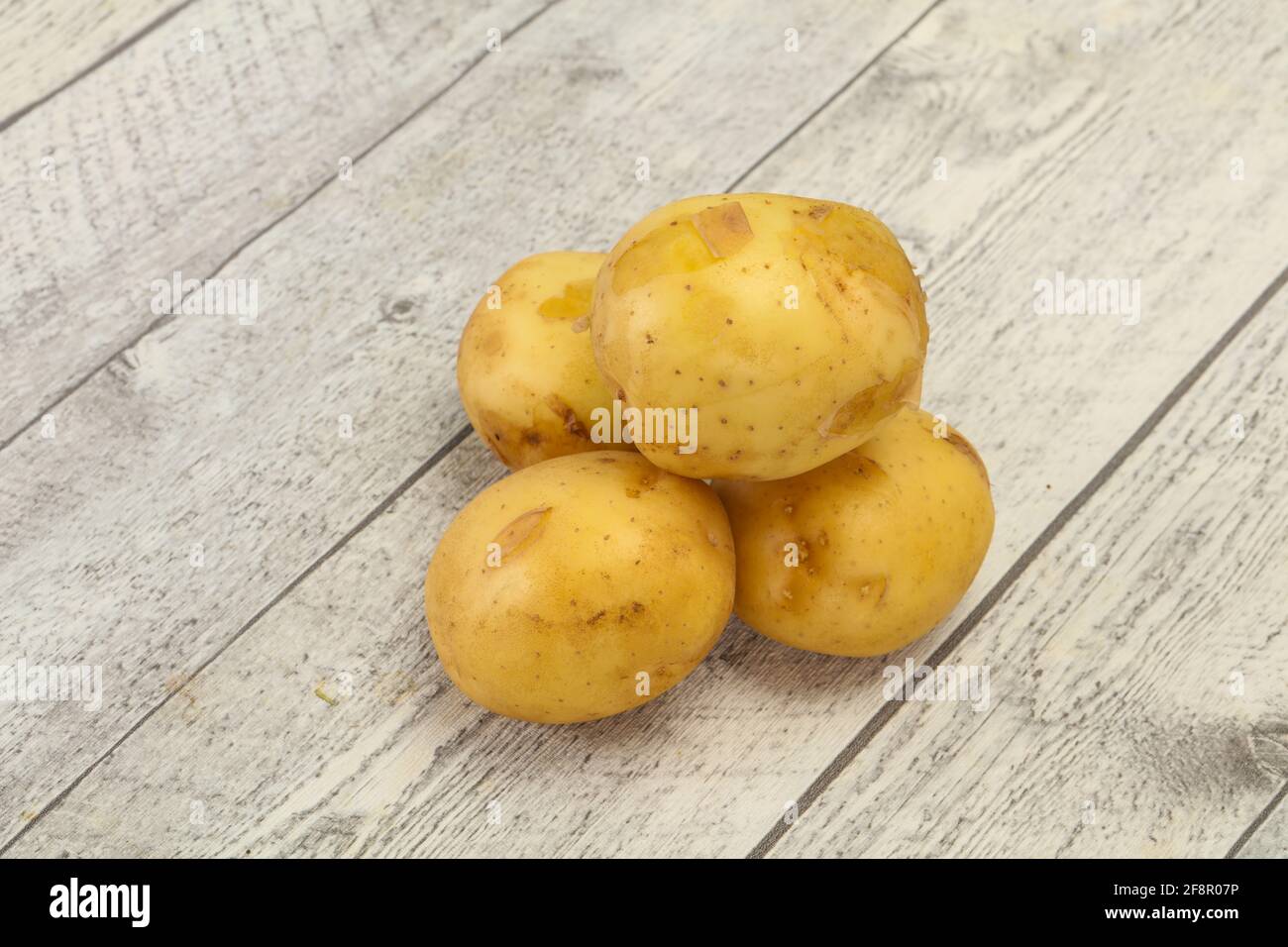 Young small seasonal potato heap ready for cooking Stock Photo - Alamy