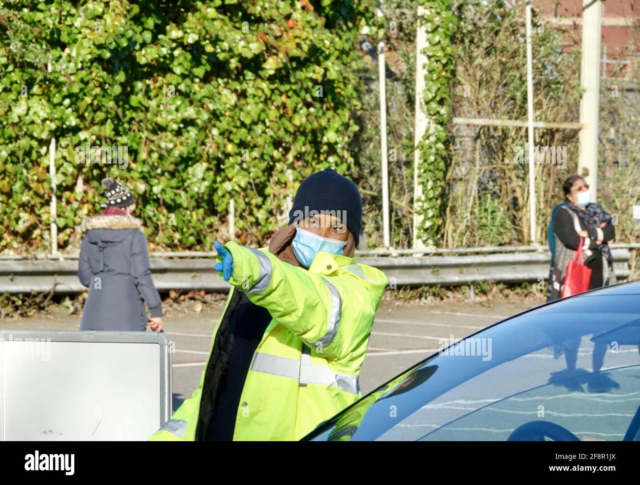 An NHS Test and Trace worker at a mobile testing unit in Finchley Stock ...