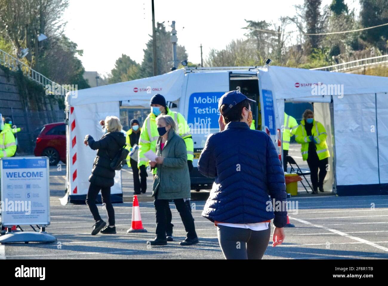 London, UK. 15th April 2021. Surge testing for the South African ...