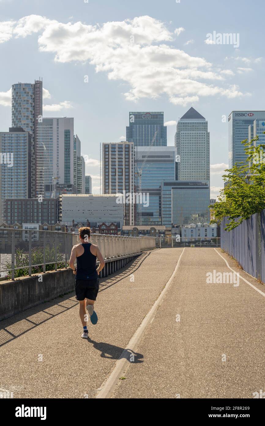 Greenwich peninsula running hi-res stock photography and images - Alamy