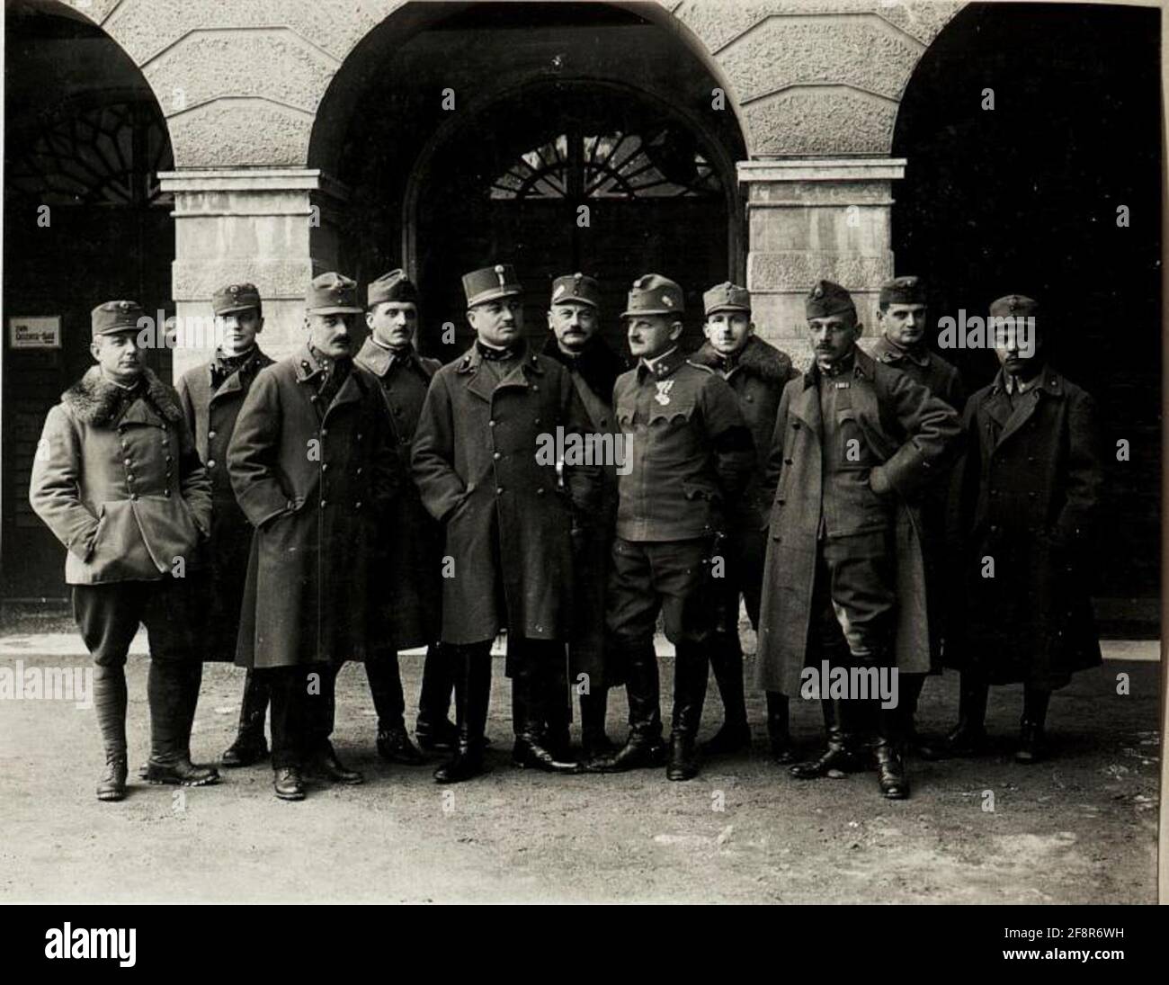 Group acquisition: Quartermaster Department of the army command. FM ...