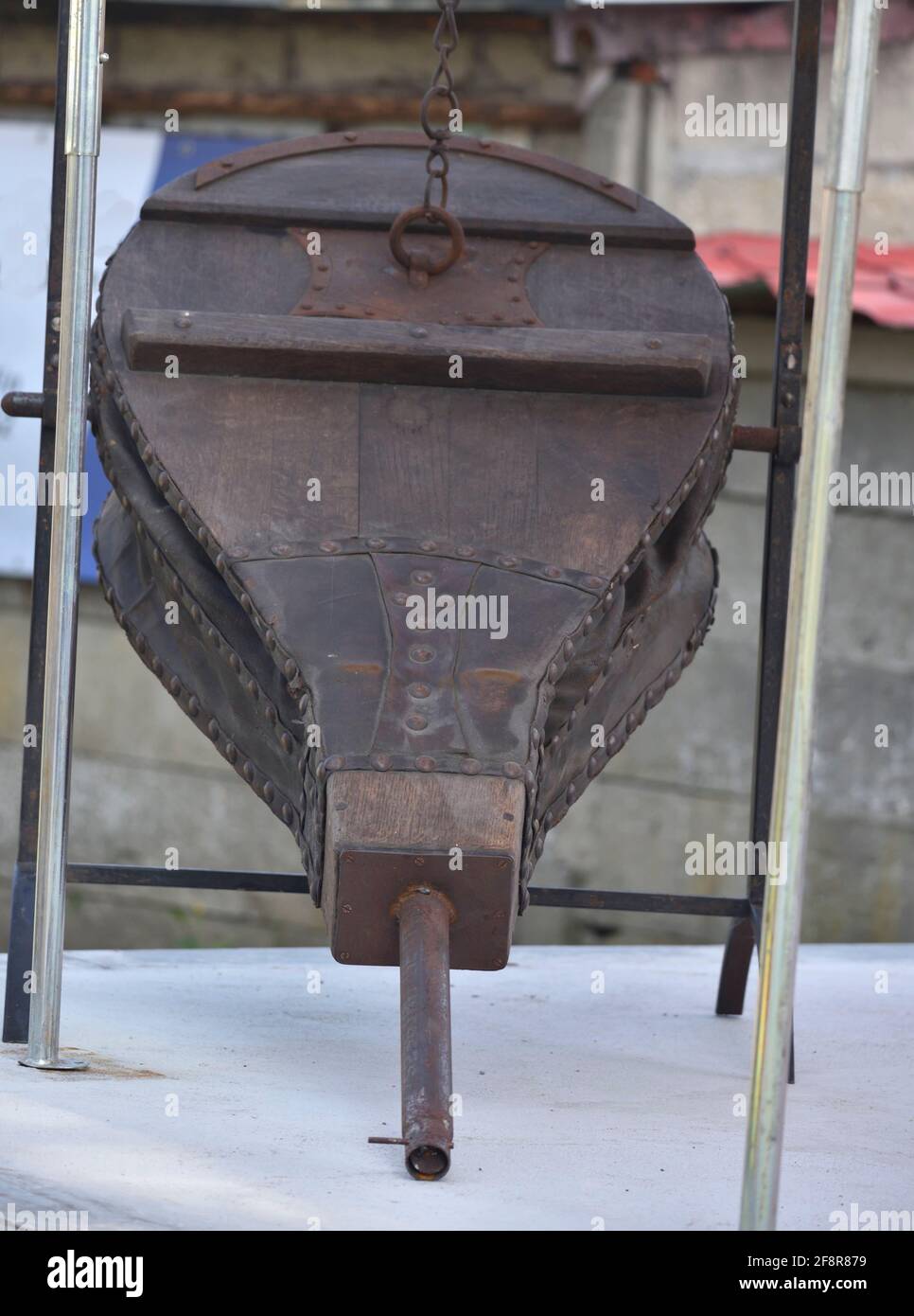 Old blacksmiths bellows hi-res stock photography and images - Alamy