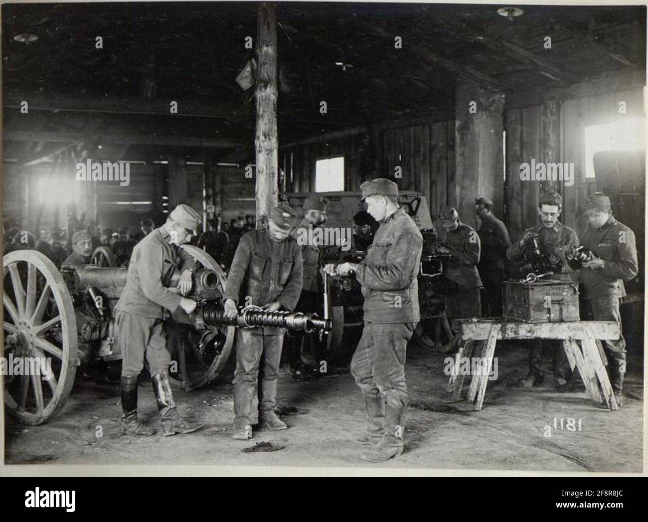 Artillery repair hi-res stock photography and images - Alamy