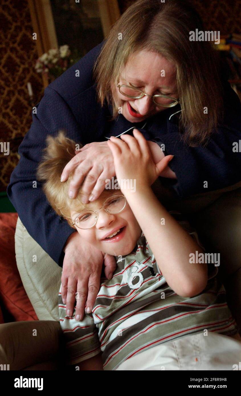 YVONE NEWBOLD AND HER SON TOBY.8/7/05 TOM PILSTON Stock Photo - Alamy