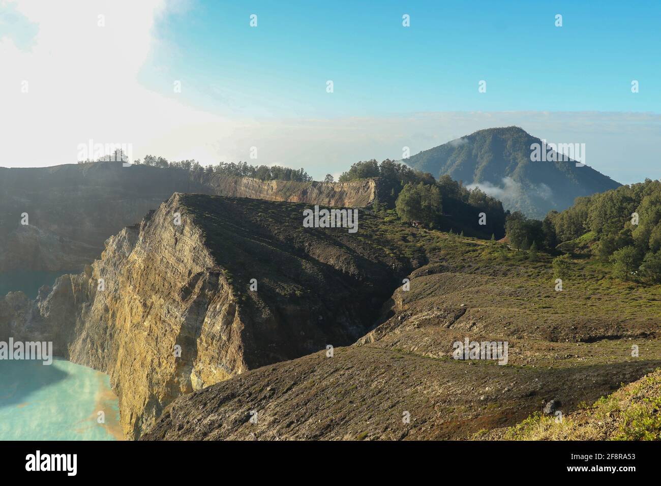 Spectacular view of blue and turquoise lakes on Kelimutu volcano ...
