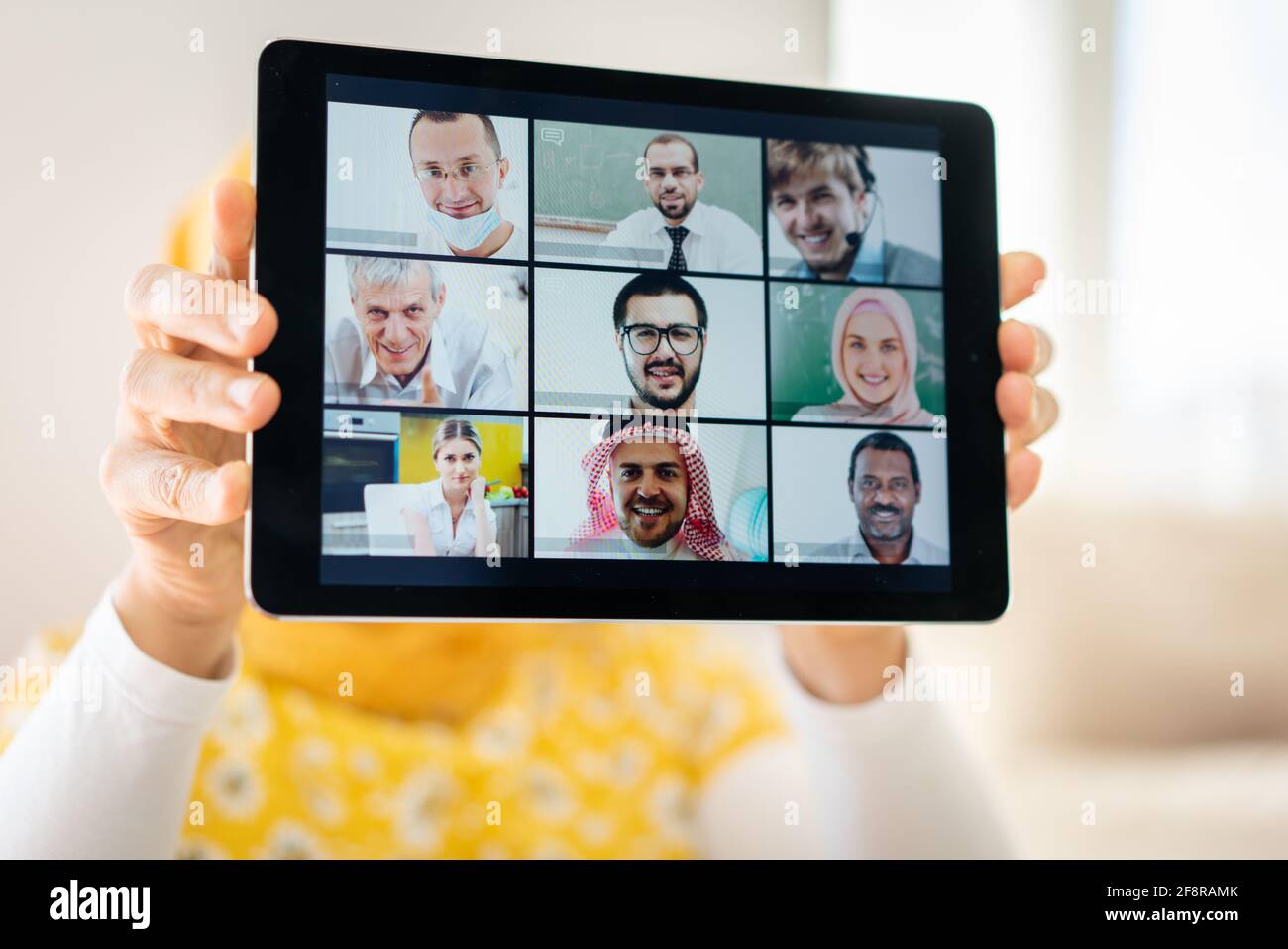 Zoom conference call screen hi-res stock photography and images - Alamy