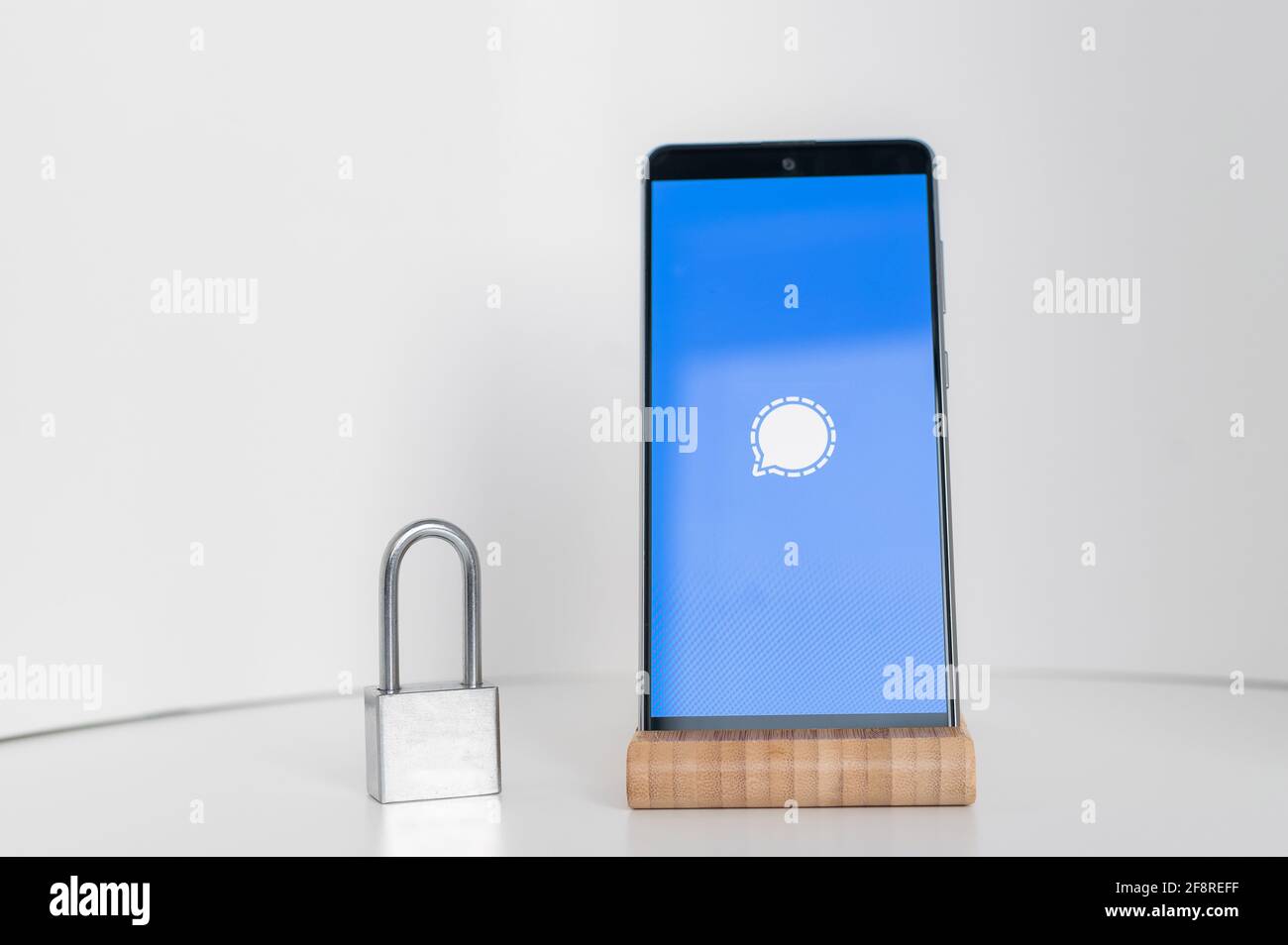 Android lock screen hi-res stock photography and images - Alamy