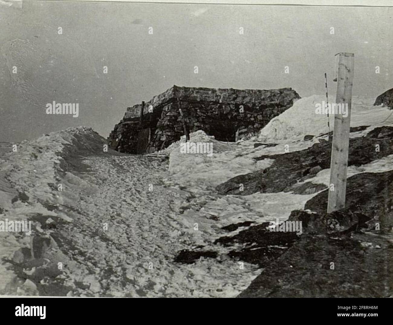 High gun hi-res stock photography and images - Alamy