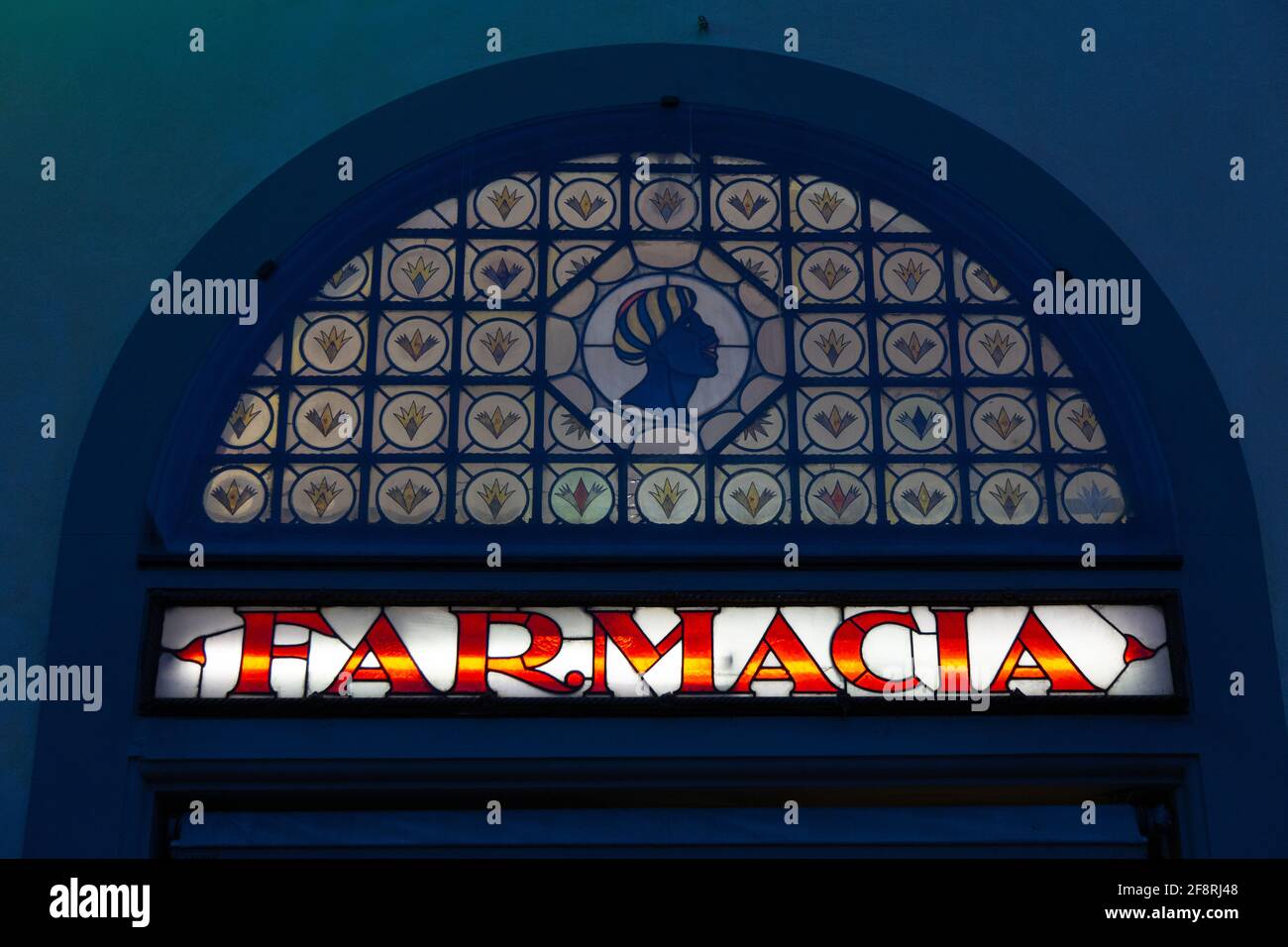Pharmacy illuminated sign hi-res stock photography and images - Alamy