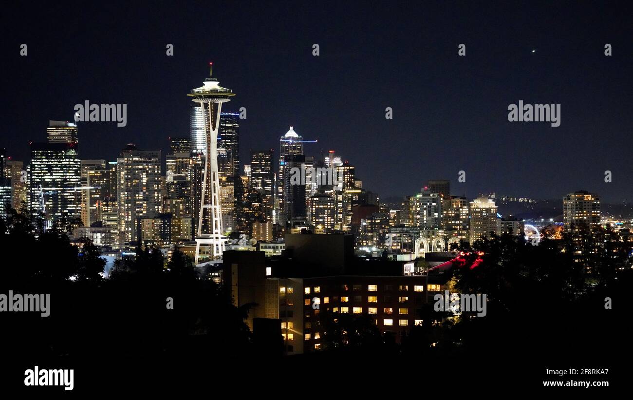 Night scene of Seattle in Washington, USA, with Space Needle Tower and ...