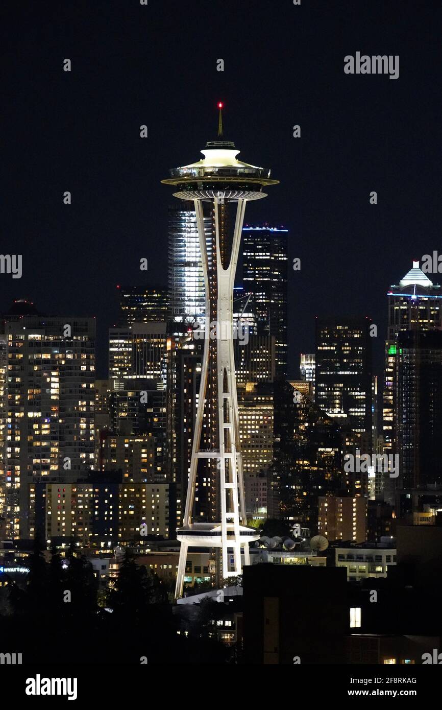 Night scene of Seattle in Washington, USA, with Space Needle Tower and ...