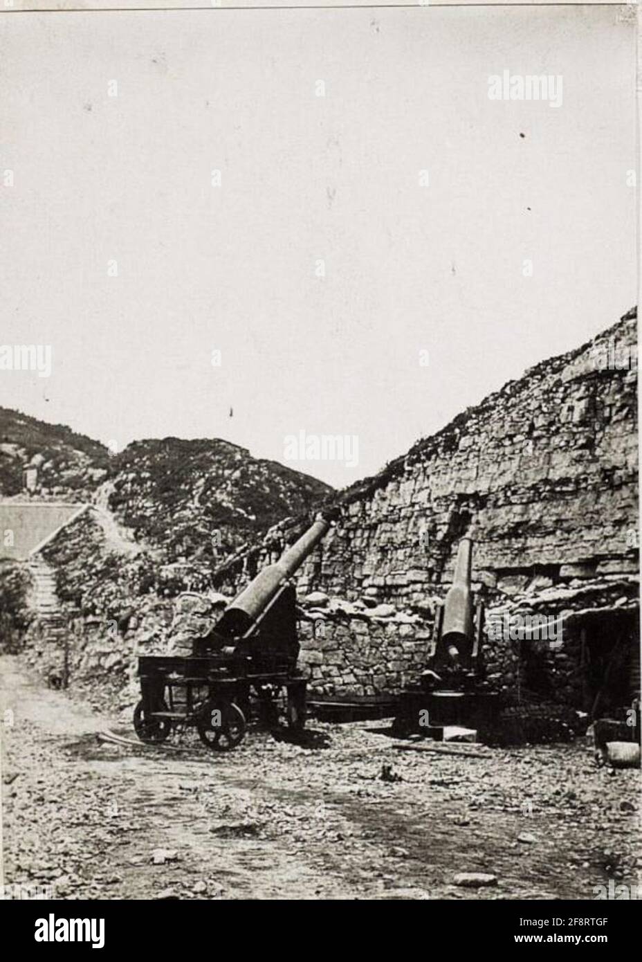 Italian 15cm battery behind the torraro Stock Photo - Alamy