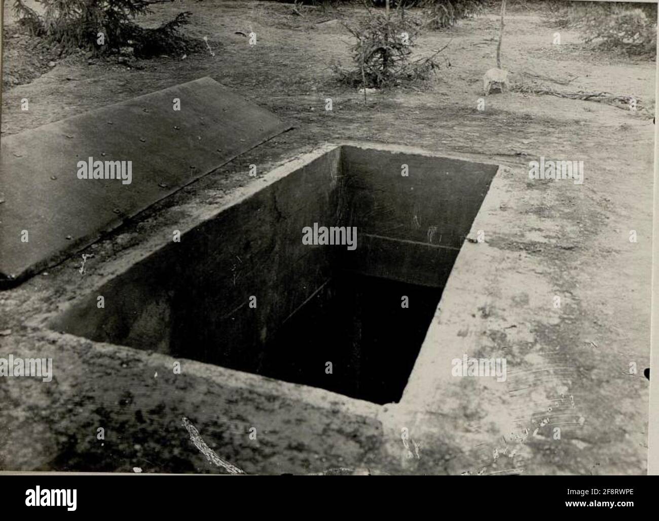 Concrete fox hole, 7 m deep. Recorded at 10.Iv.1916. 15.Itd Stock Photo ...