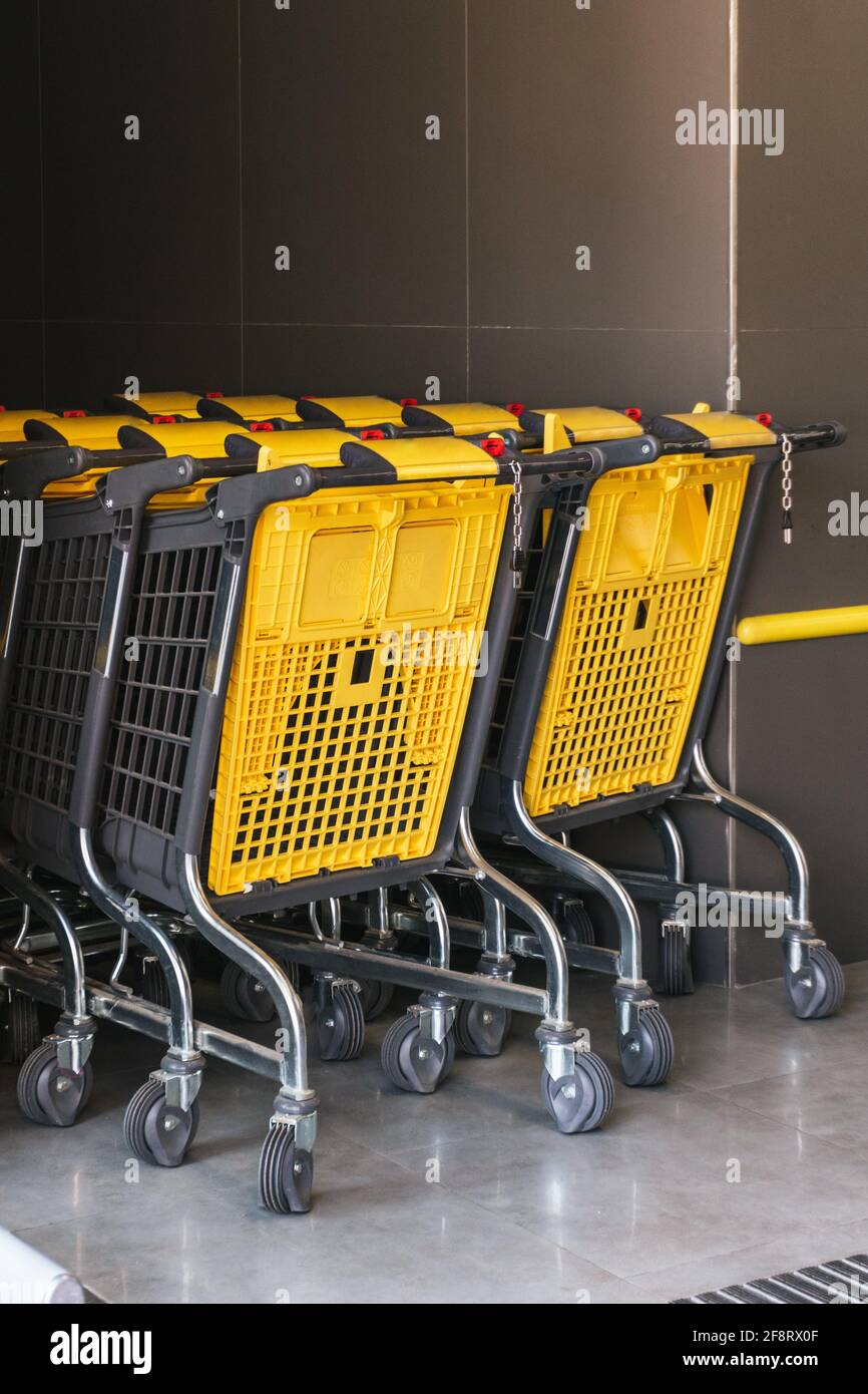 Grocery cart arrangement hi-res stock photography and images - Alamy