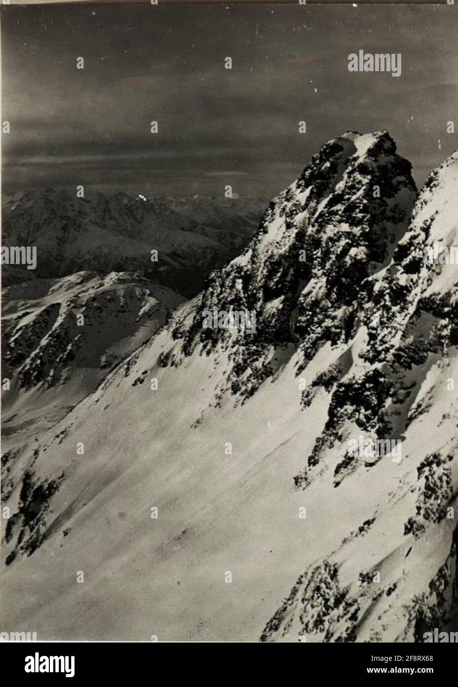 Valbio: Ital. Valbiolo Mit Schwalbennest Stock Photo - Alamy