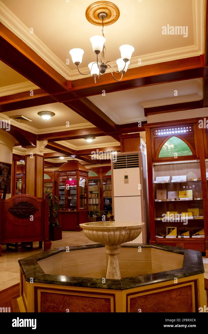 Cuba casa del habano hi-res stock photography and images - Alamy