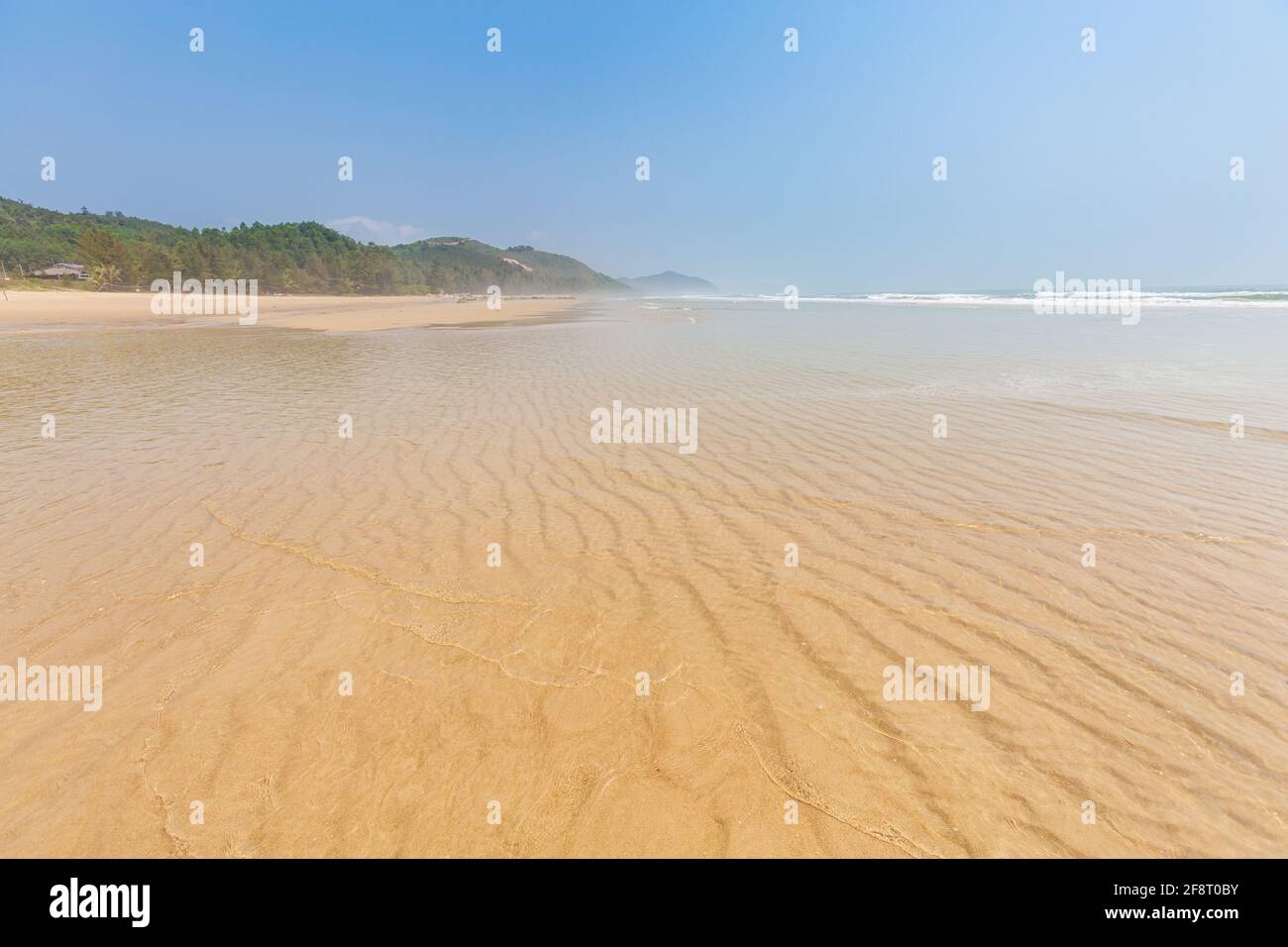 Beautiful landscape of Quan Lan beach - Bai Bien - island, Bai Tu Long ...