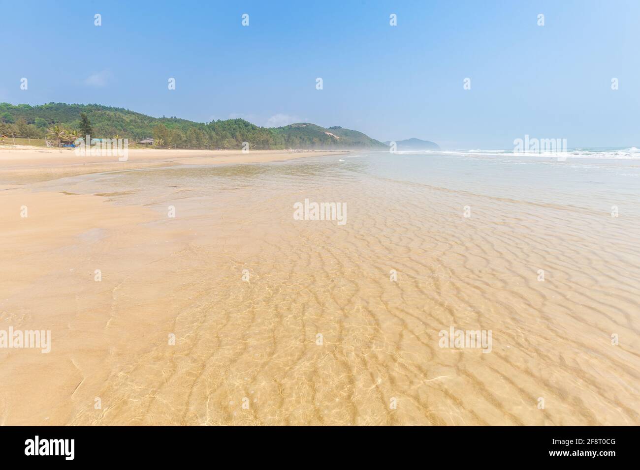 Beautiful landscape of Quan Lan beach - Bai Bien - island, Bai Tu Long ...